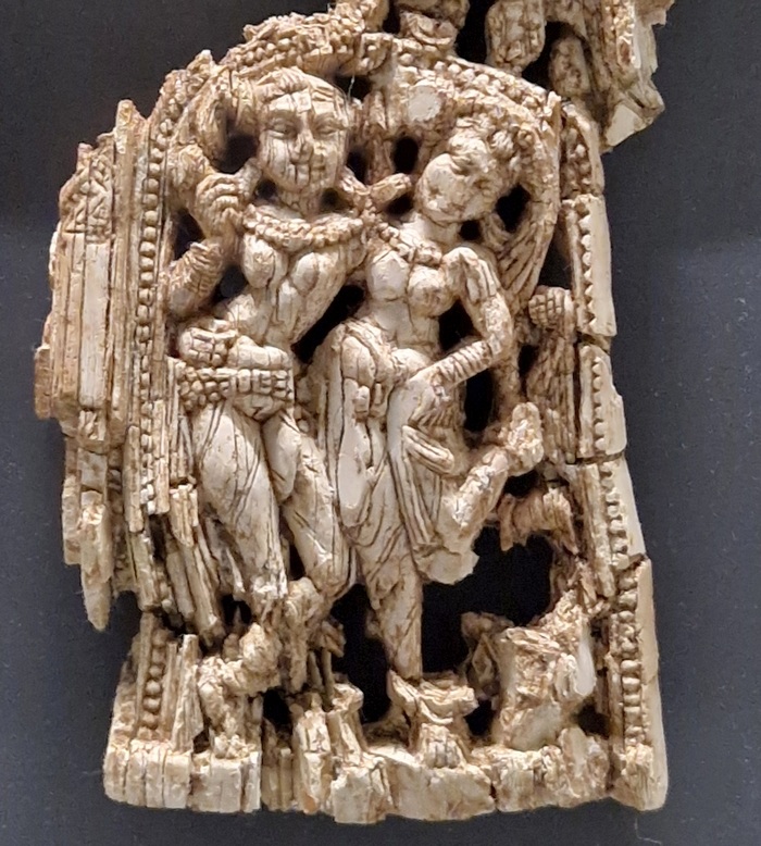 Ivoor uit Begram (Musée Guimet, Parijs)